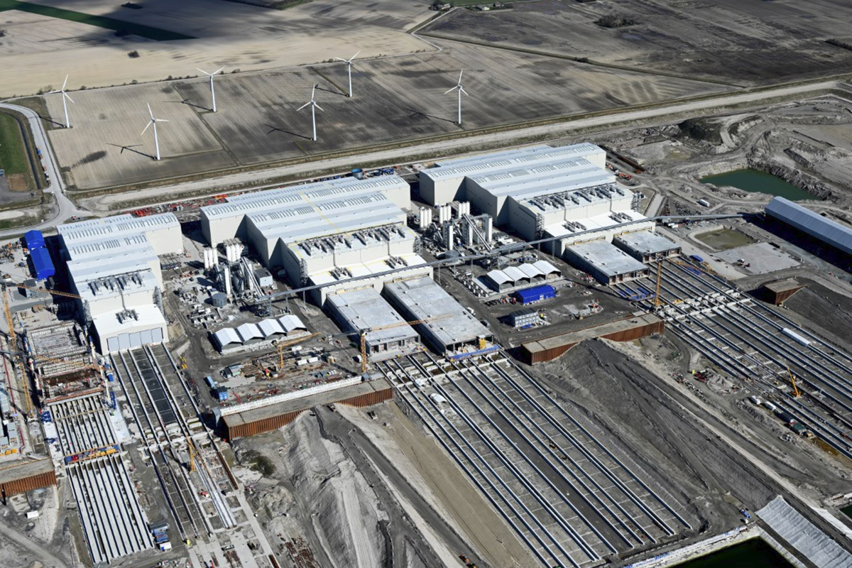 H.M. Kongen indvier det første tunnelelement på Femern Bælt-forbindelsen