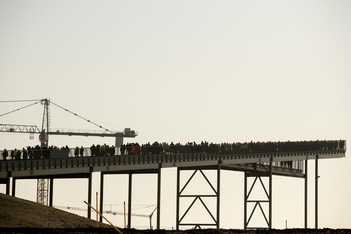 Lærlinge og metalformand åbnede nyt udsigtspunkt ved Femern Bælt-byggeriet